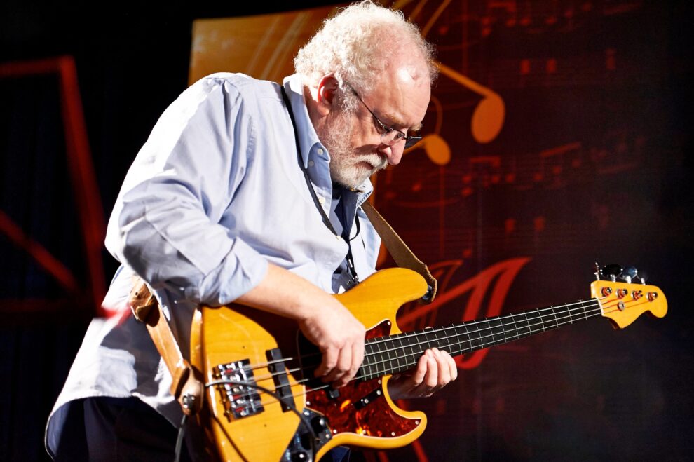 Mo Foster ist gestorben - Deutscher Genesis Fanclub it : Deutscher ...